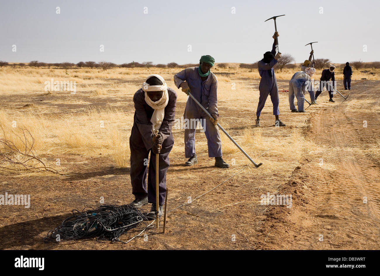 Seismic crew hi-res stock photography and images - Alamy