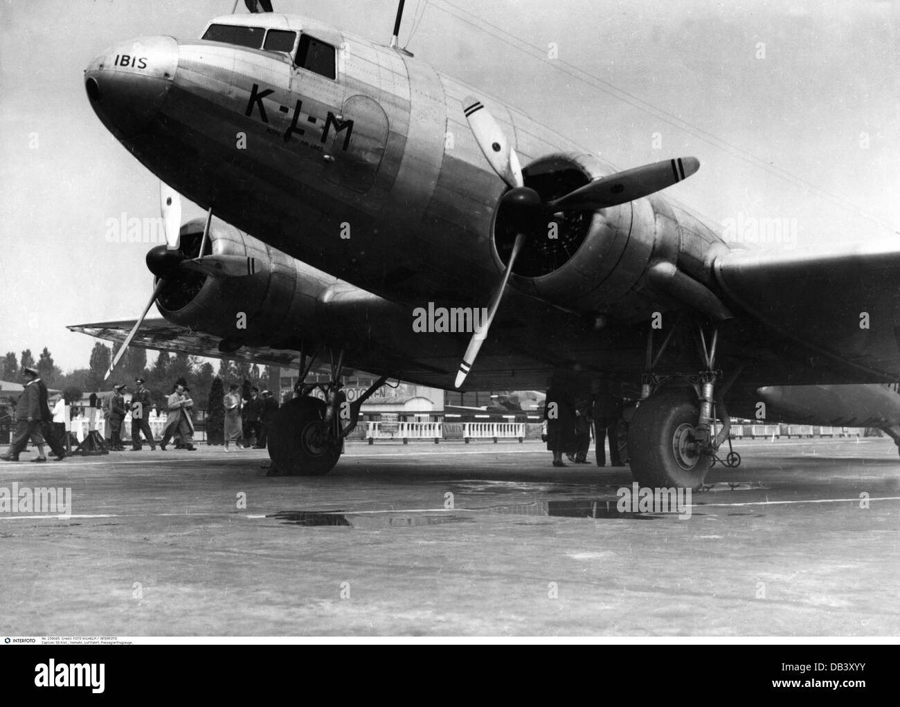 Commercial airplane 1930s hi-res stock photography and images - Alamy