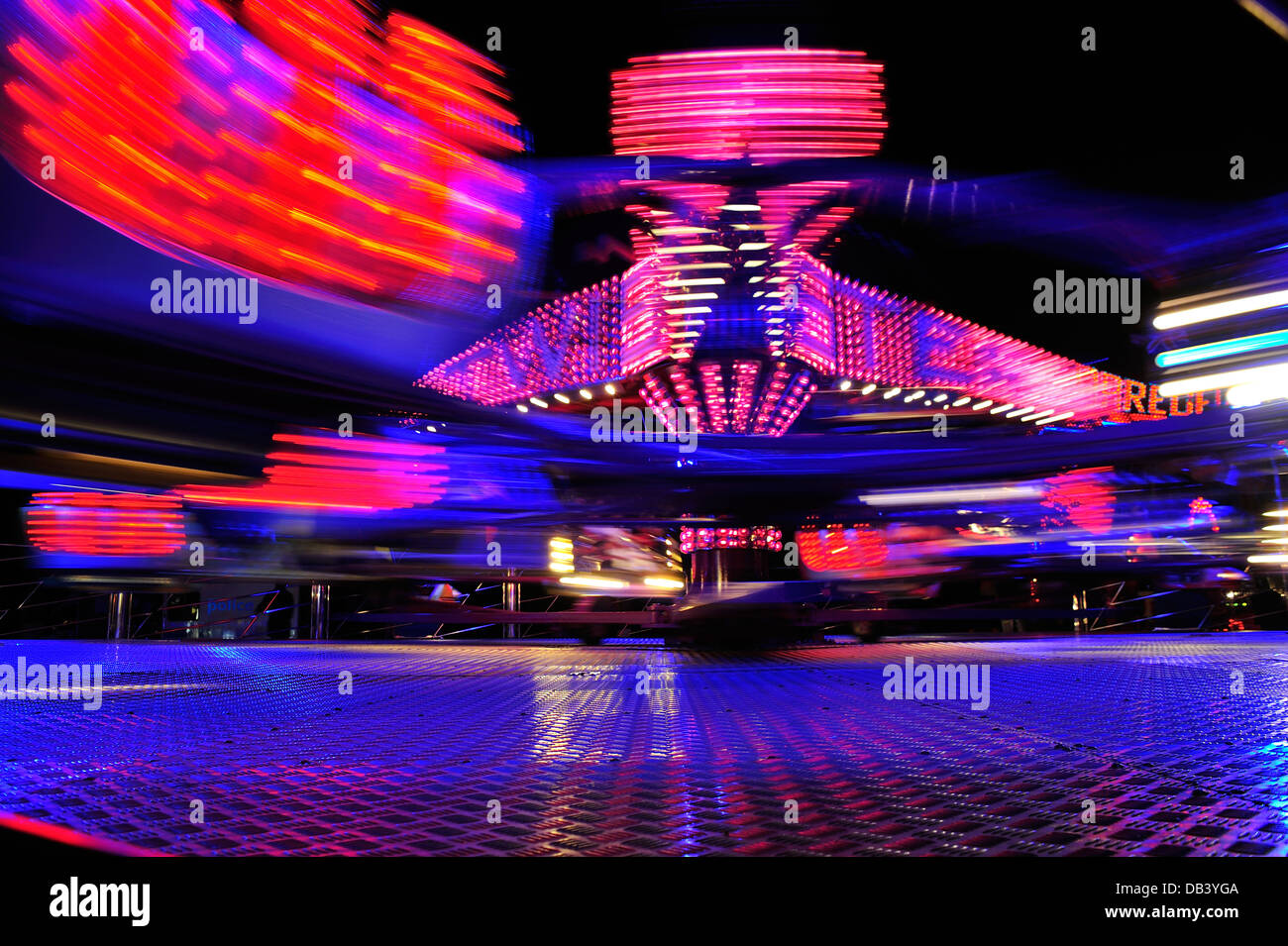 Twister ride funfair ride hi-res stock photography and images - Alamy