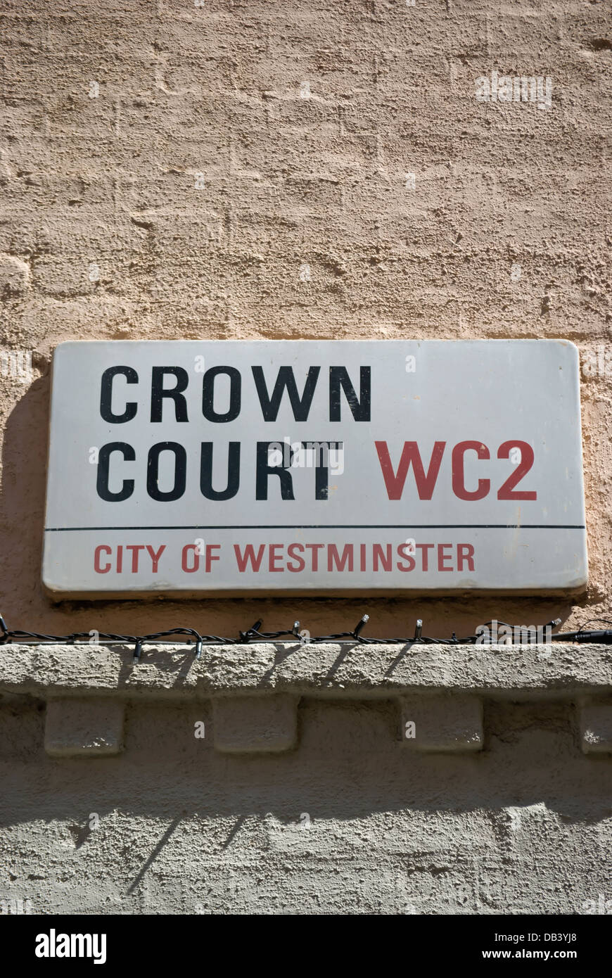 Crown court sign hi-res stock photography and images - Alamy
