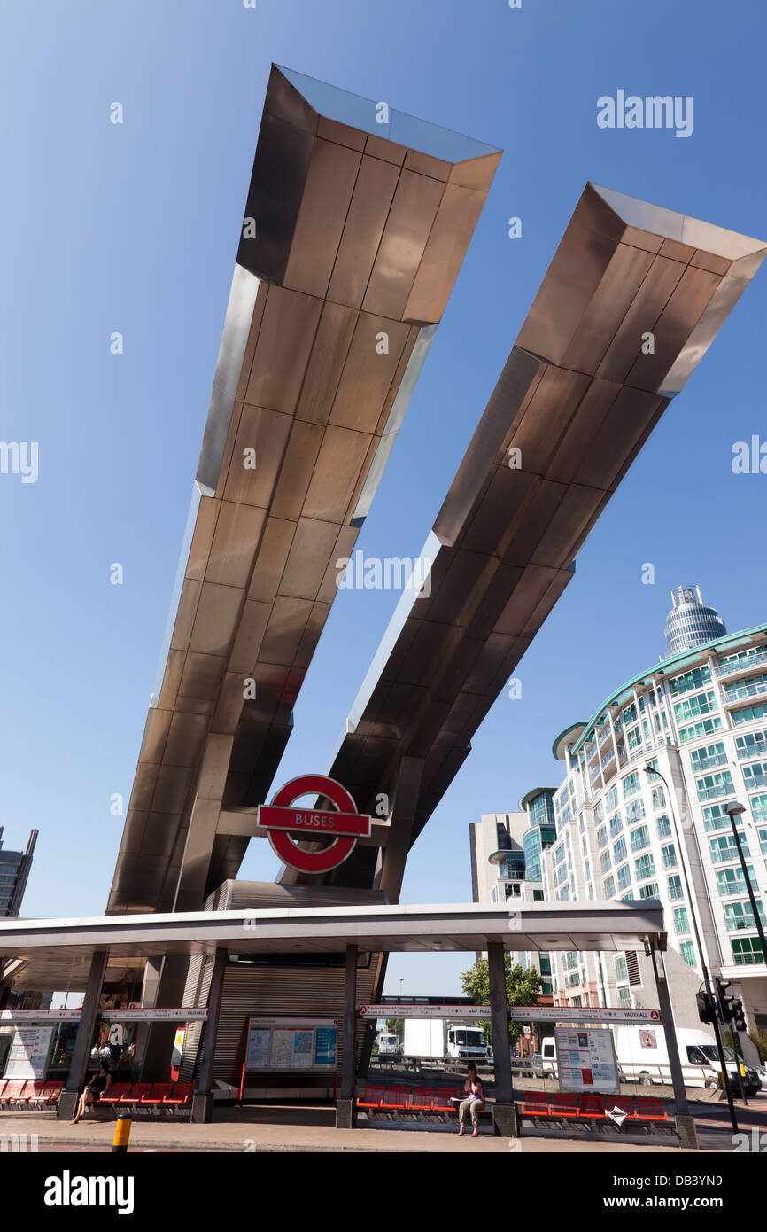 Bus station vauxhall hi-res stock photography and images - Alamy