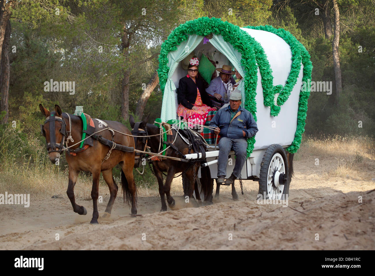 Horse Drawn Carts Wagons High Resolution Stock Photography and Images ...