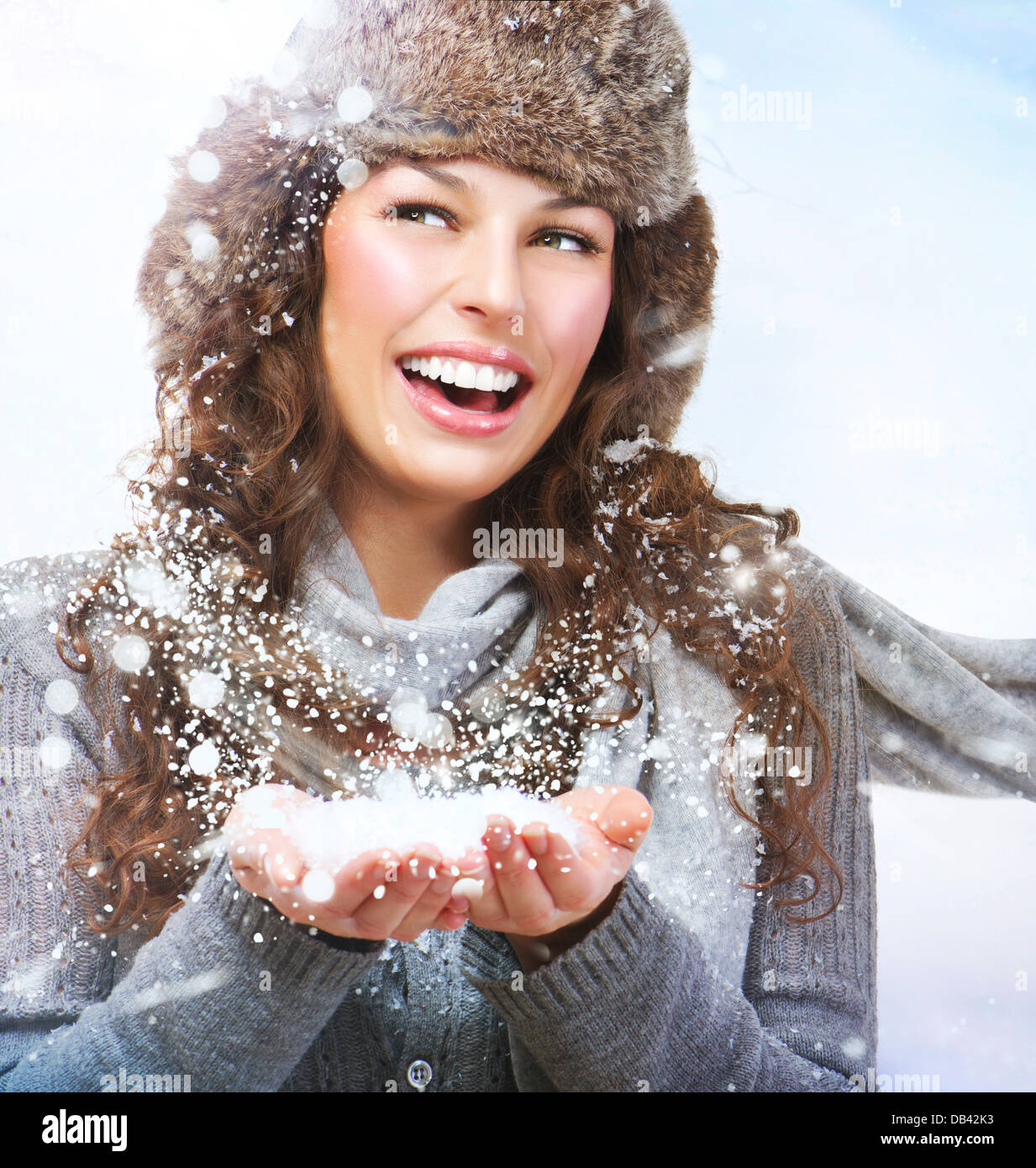 Wind blowing hat hi-res stock photography and images - Alamy