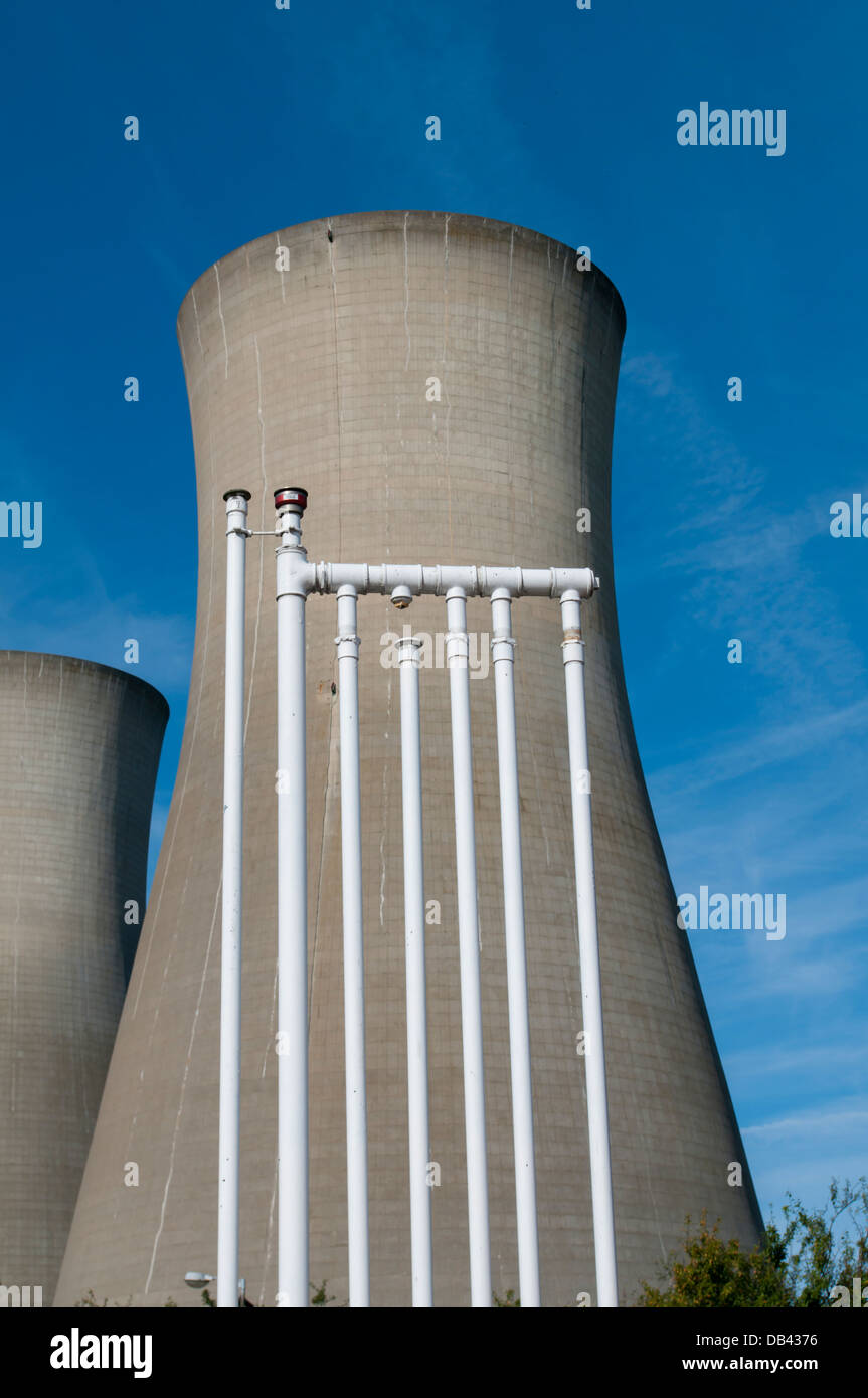 Static towers hi-res stock photography and images - Alamy