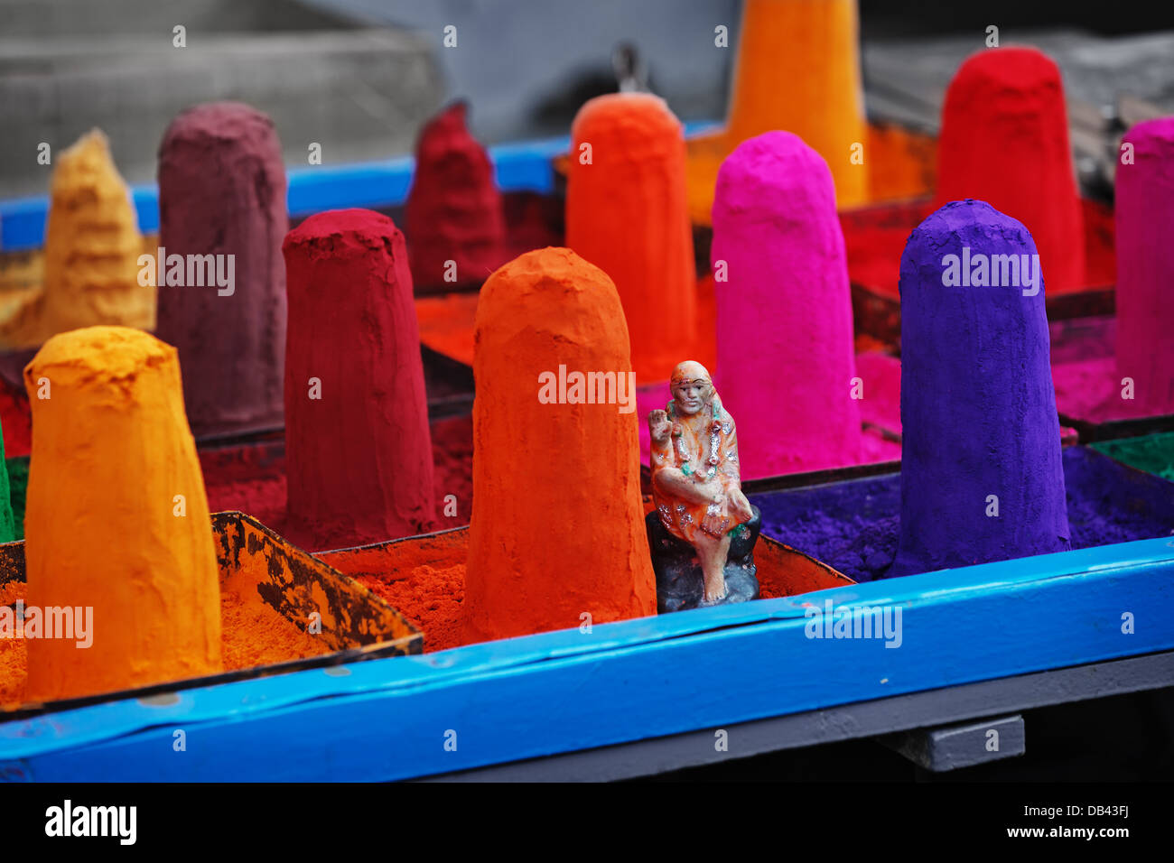 Traditional colour dyes hi-res stock photography and images - Alamy