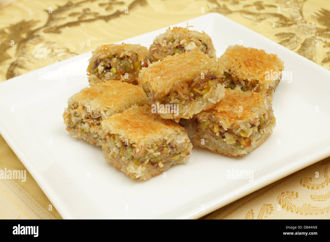 Kunafa hi-res stock photography and images - Alamy