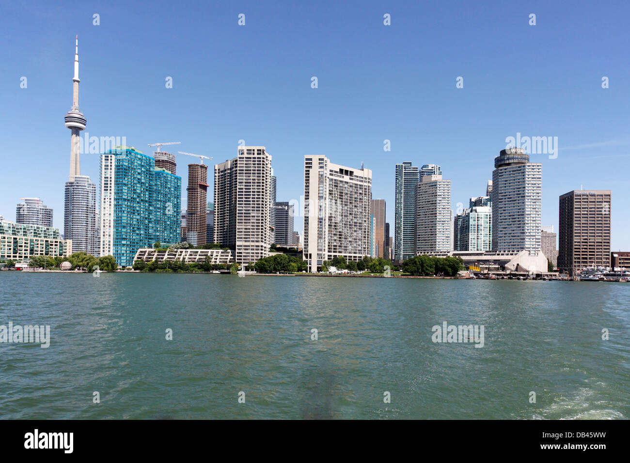 Canada ontario toronto harbourfront beach hi-res stock photography and ...