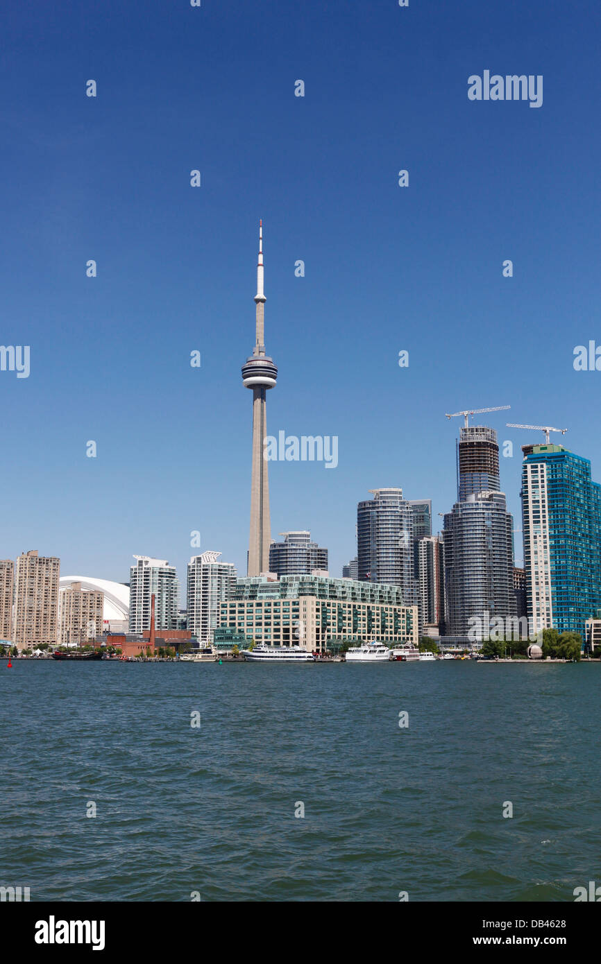 City view and CN Tower and Lake Ontario view of the city of Toronto ...