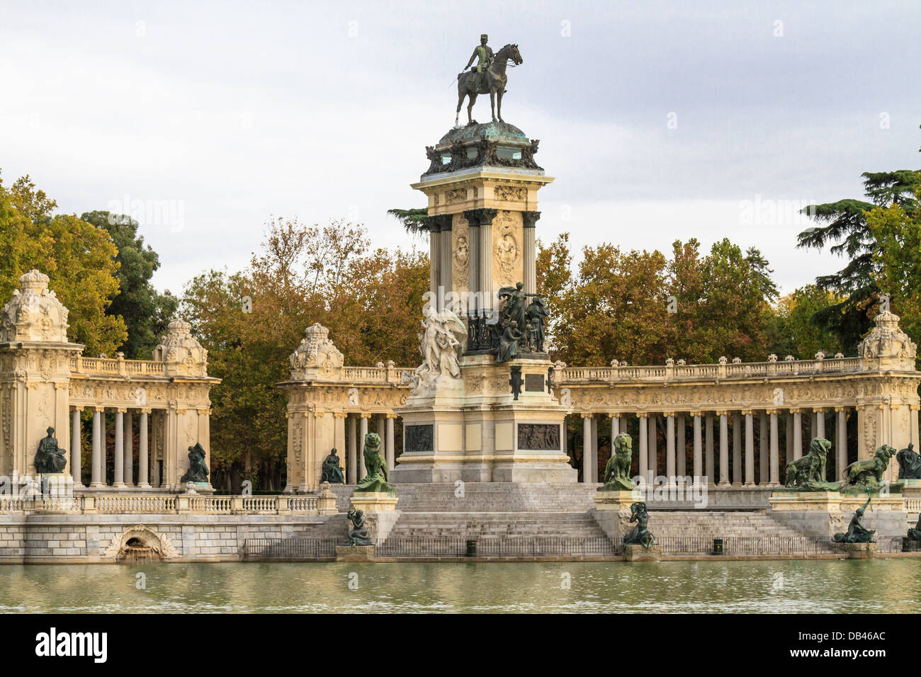 Madrid retiro park hi-res stock photography and images - Alamy