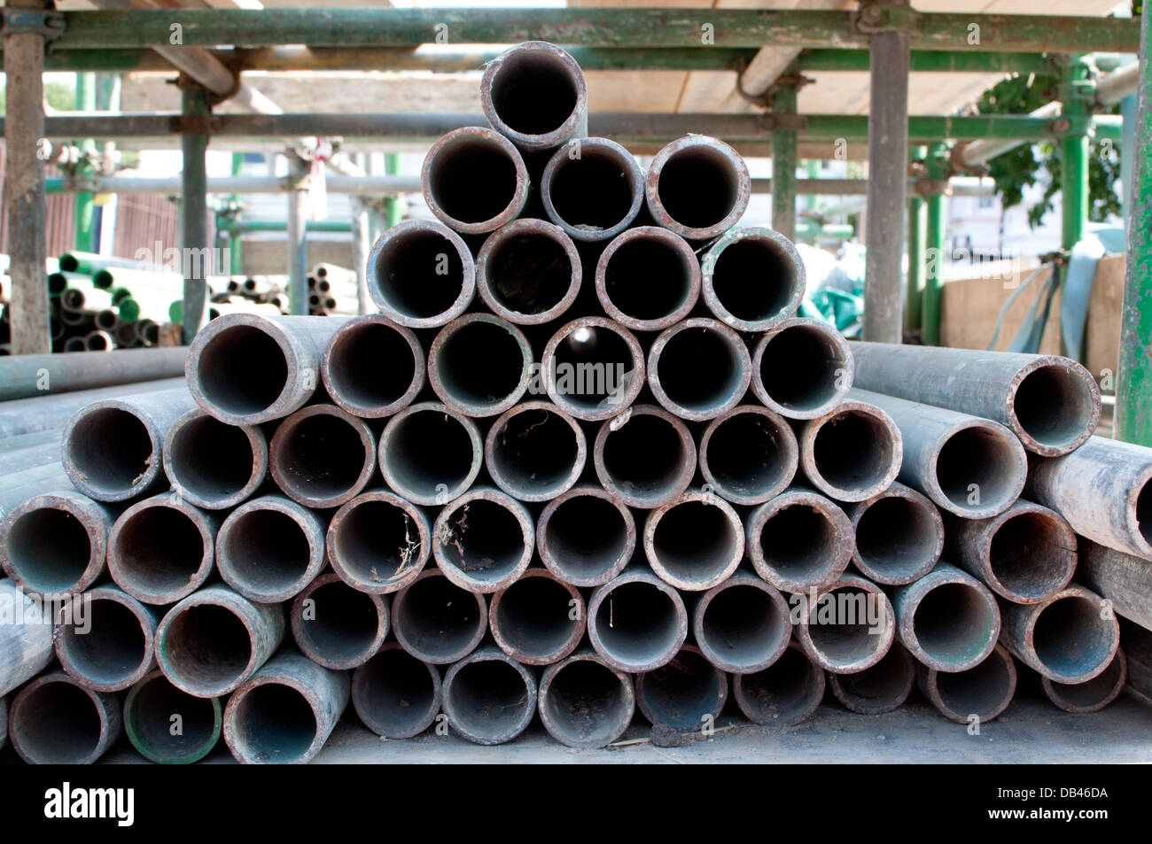 Scaffolding poles hi-res stock photography and images - Alamy