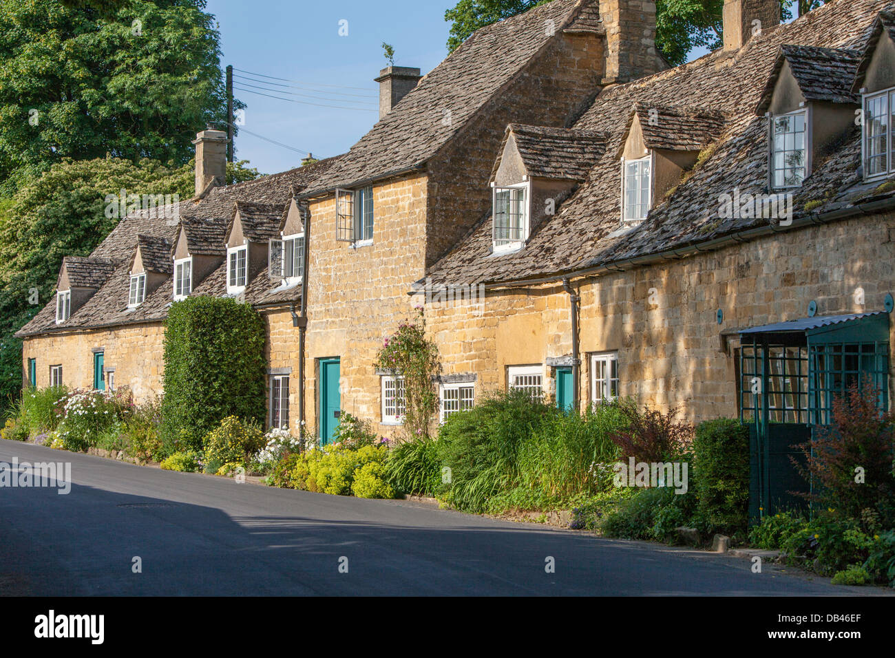 Row of cottages in the Cotswold village of Snowshill, Worcestershire ...