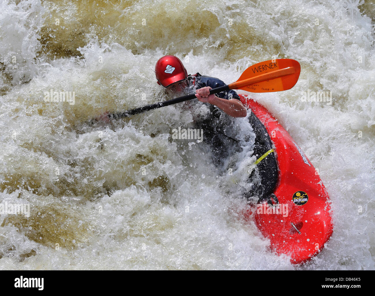 Whitewater paddling hi-res stock photography and images - Alamy