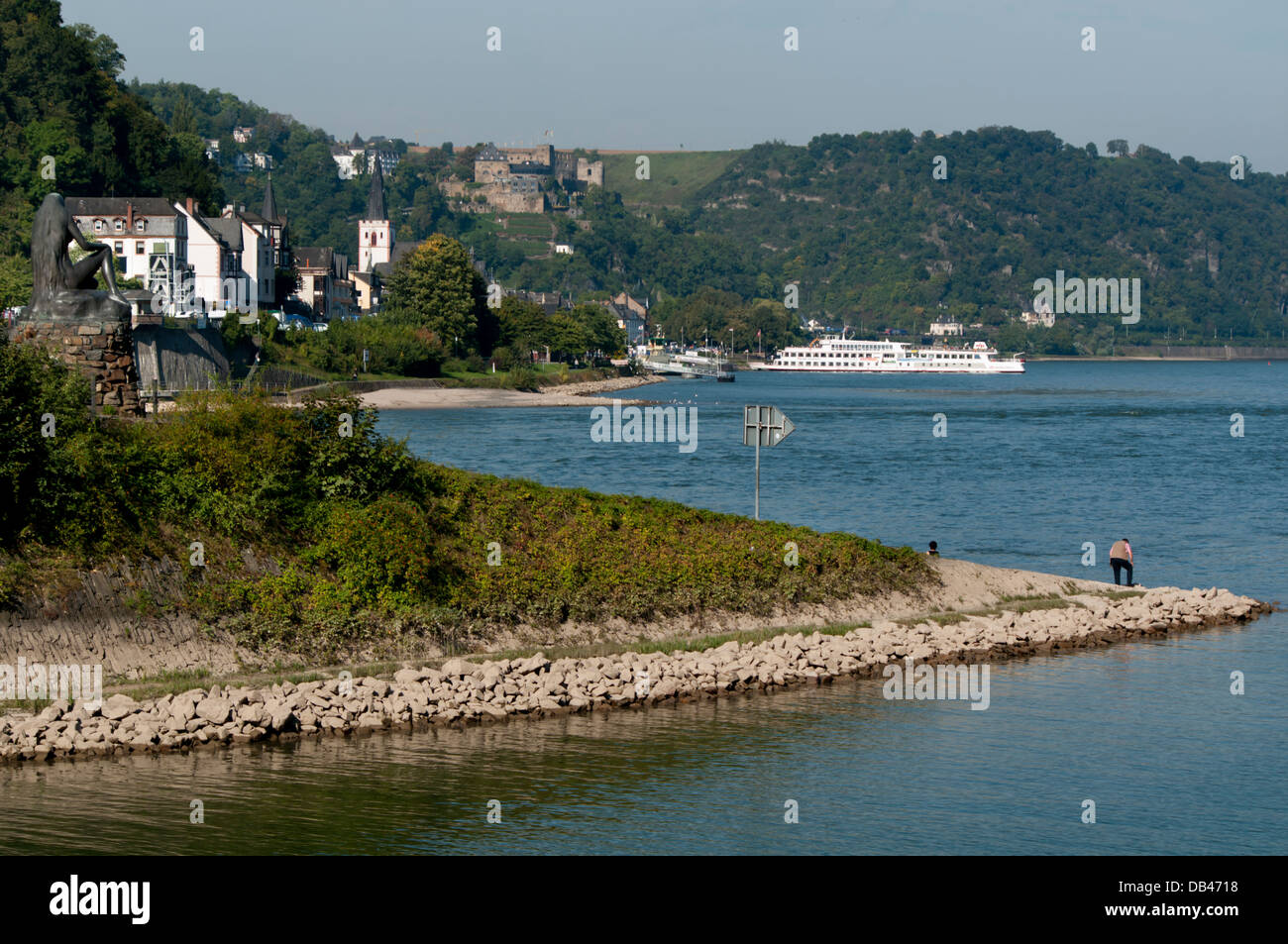 Germany, Rhineland-Palatinate, St Goar, Sculpture of Lorelei siren ...