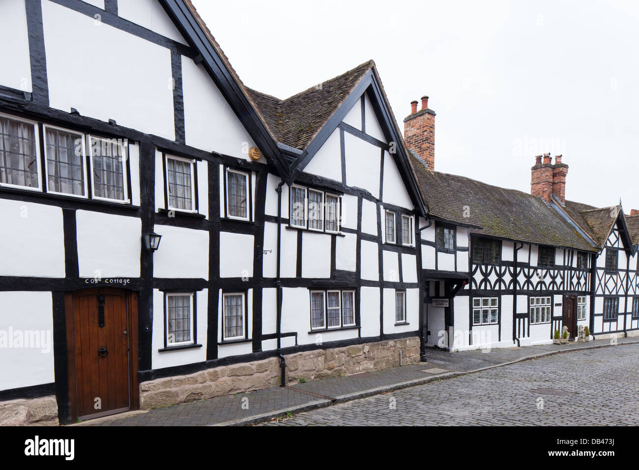 Tudor building warwick england great hi-res stock photography and ...