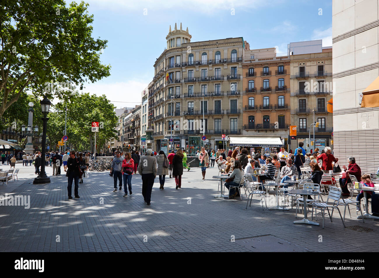 Barcelona cafe culture hi-res stock photography and images - Alamy