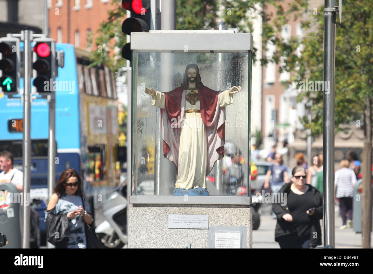 Statue jesus on oconnell street hi-res stock photography and images - Alamy