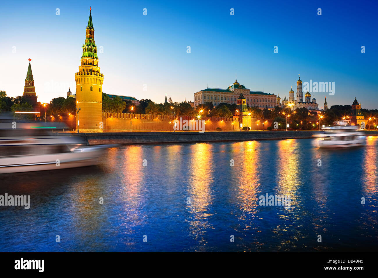 Kremlin moskva river embankment hi-res stock photography and images - Alamy