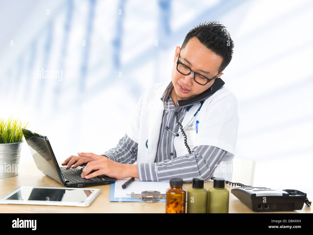 Portrait southeast asian medical hi-res stock photography and images ...