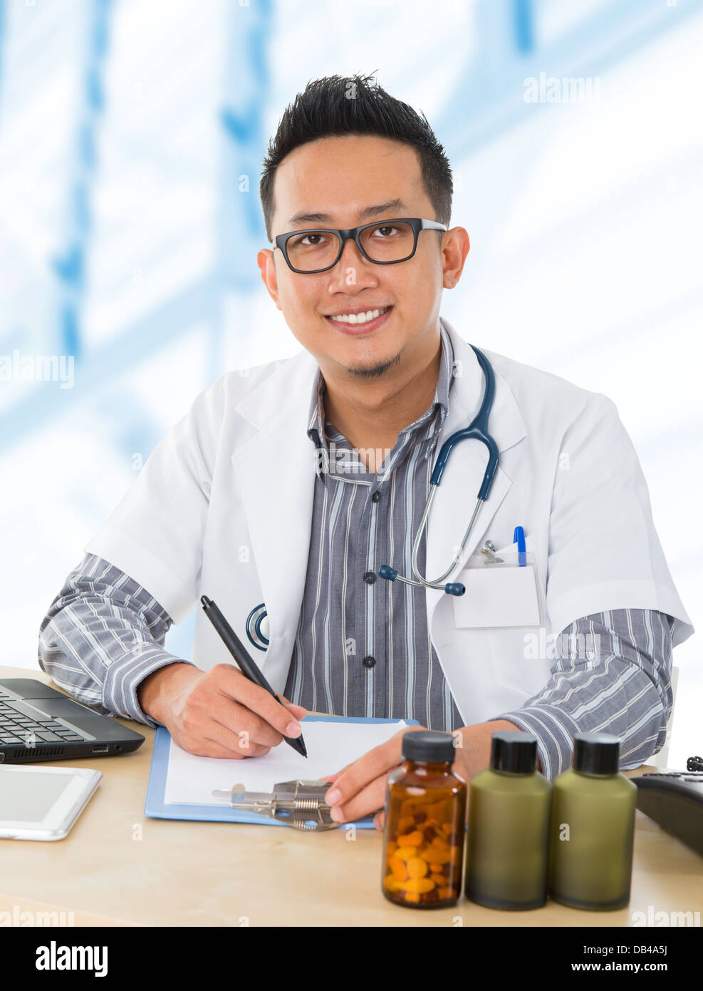 Portrait southeast asian medical hi-res stock photography and images ...