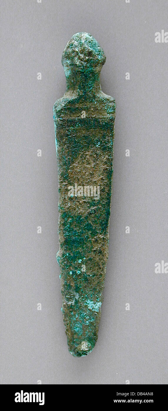 This bronze dagger is a significant example of ancient weaponry, cast ...