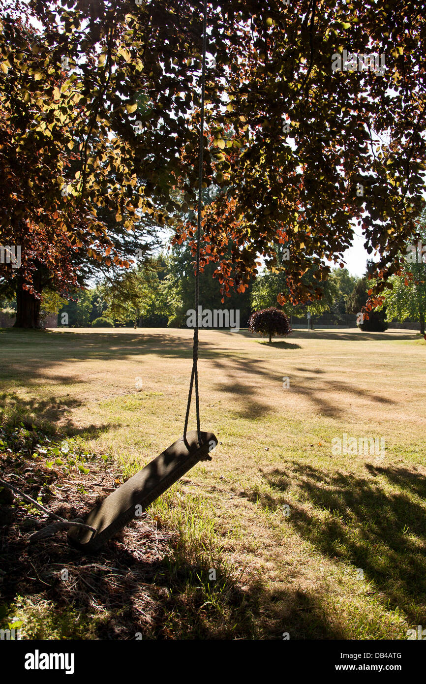 Broken rope hi-res stock photography and images - Alamy