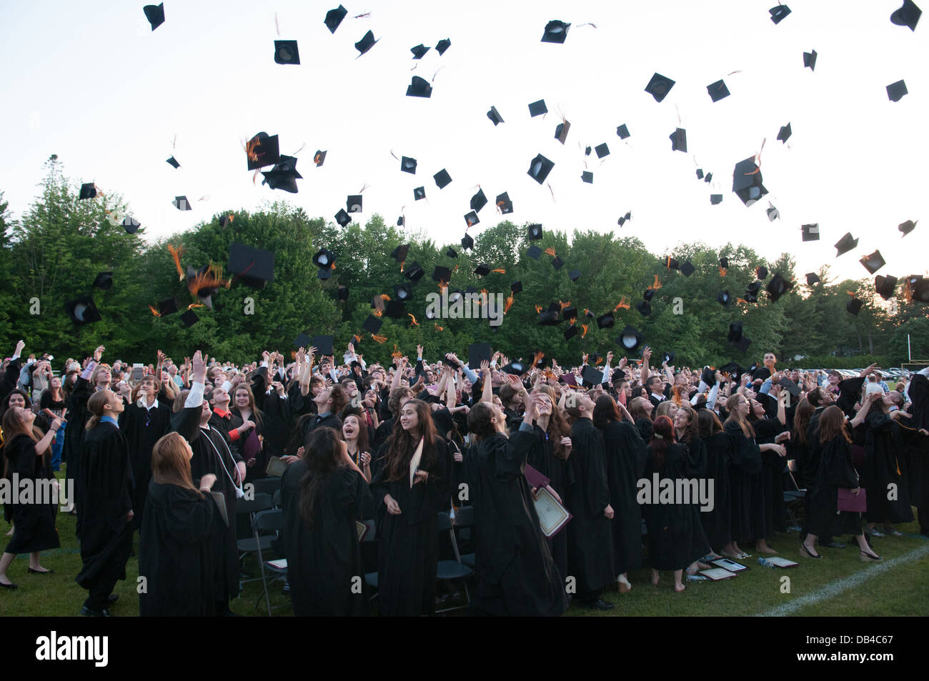 Graduation Throwing Hats Stock Photos & Graduation Throwing Hats Stock ...