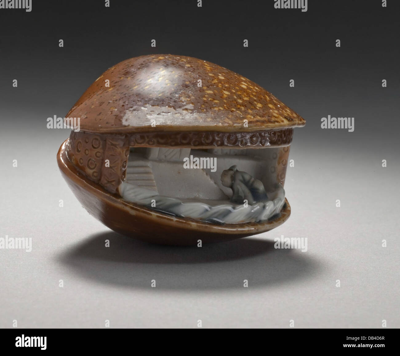 Netsuke carved hi-res stock photography and images - Alamy