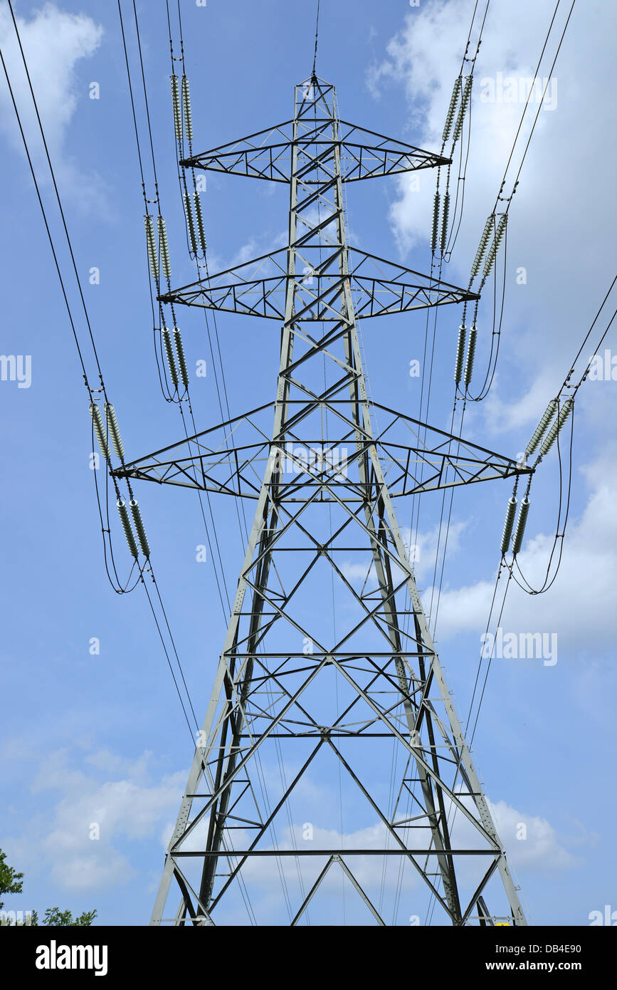 Electricity pylon england uk united hi-res stock photography and images ...
