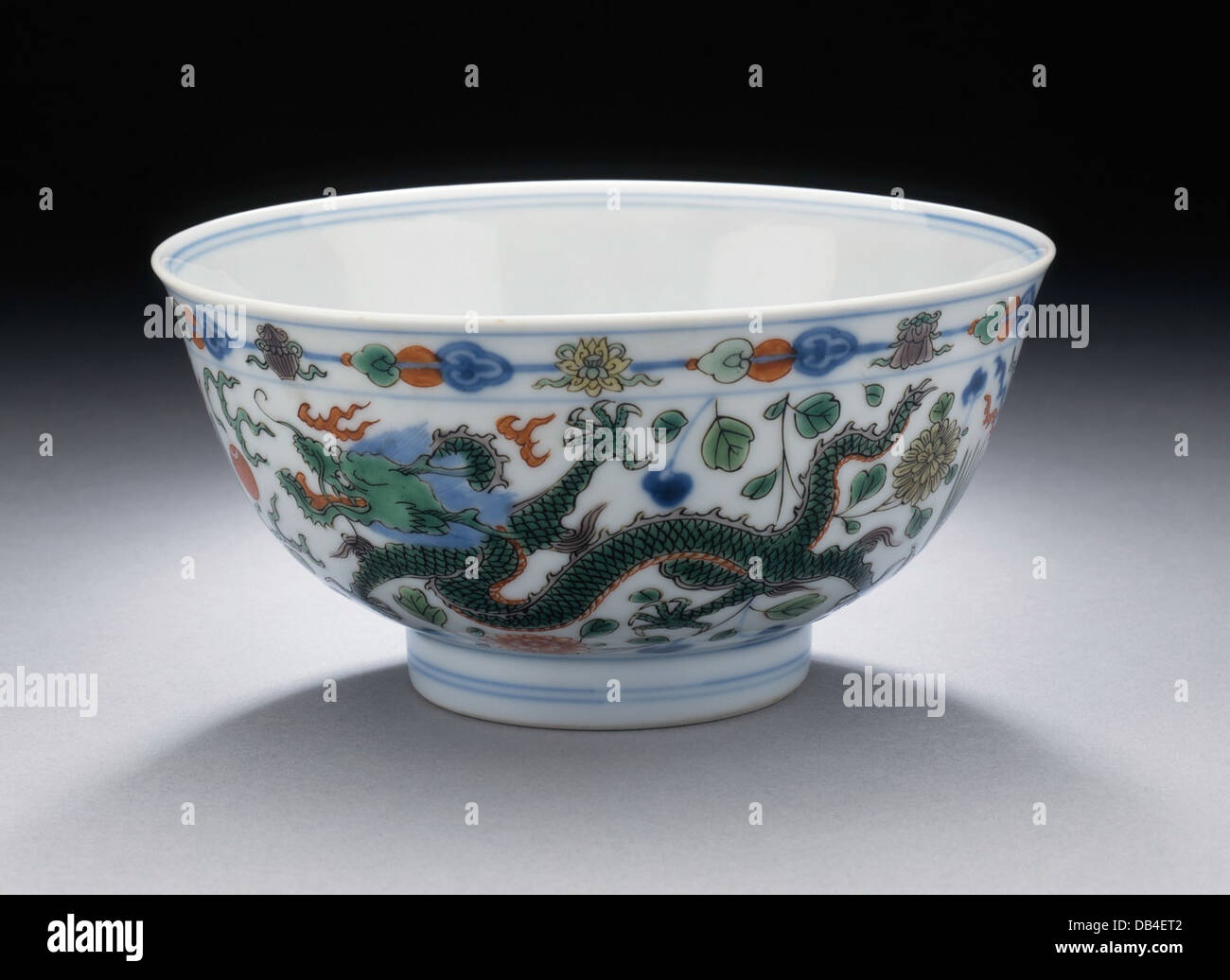 Dragons chasing flaming pearl hi-res stock photography and images - Alamy