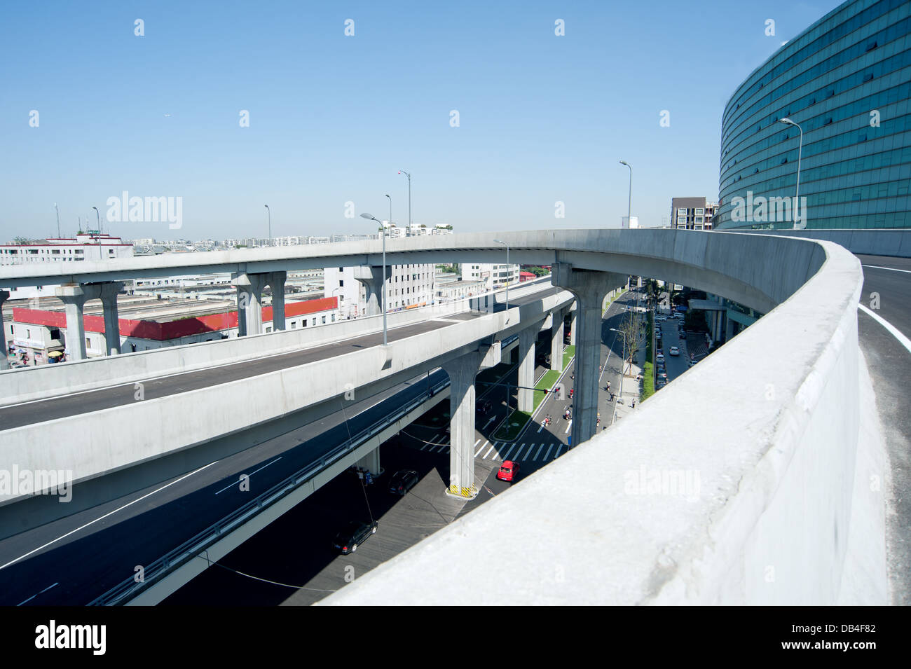 City overpass hi-res stock photography and images - Alamy