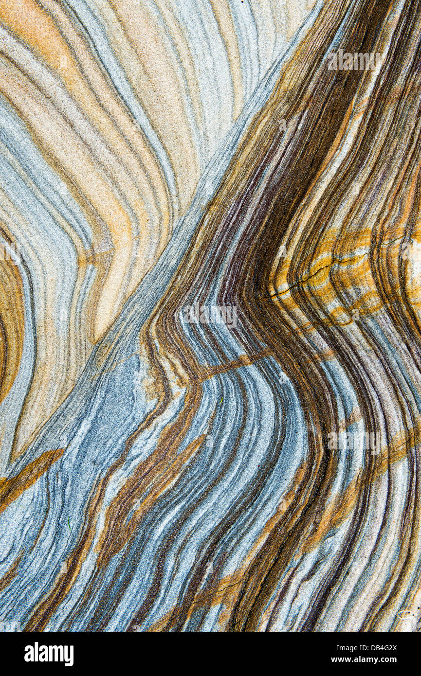 Sandstone rock strata pattern. Northumberland Coastline, England Stock ...