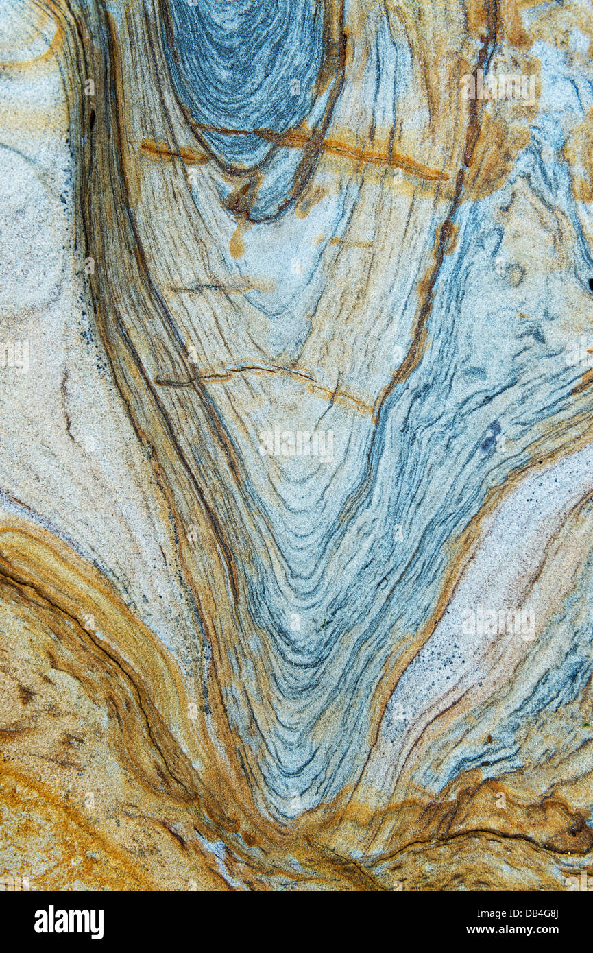 Sandstone rock strata pattern. Northumberland Coastline, England Stock ...