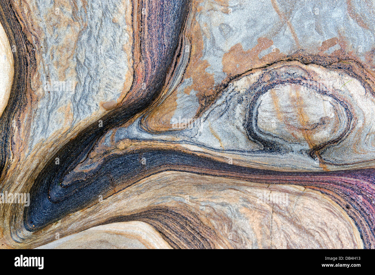 Sandstone rock strata pattern. Northumberland Coastline, England Stock ...