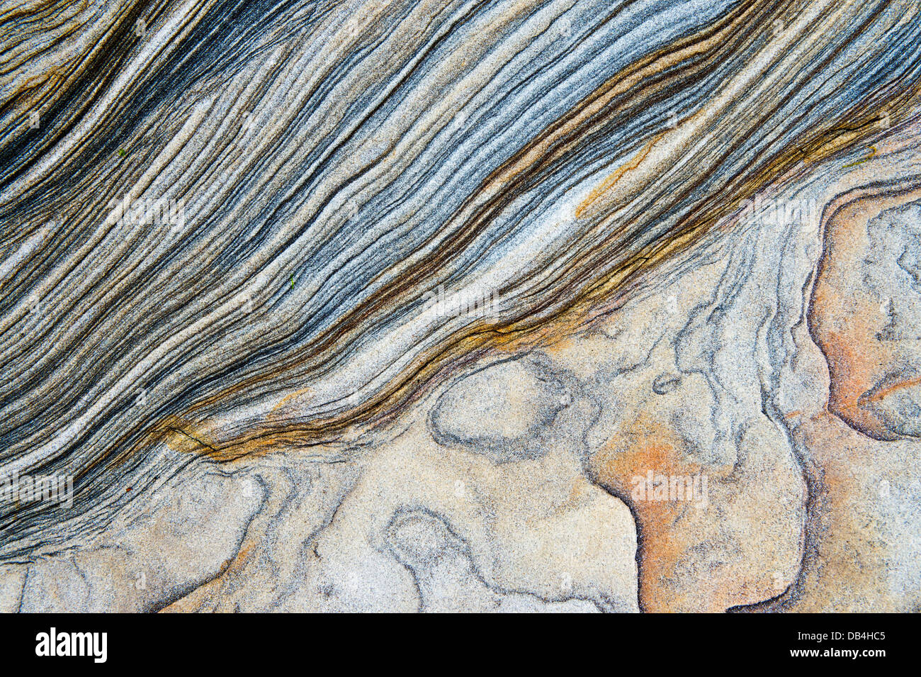 Sandstone rock strata pattern. Northumberland Coastline, England Stock ...