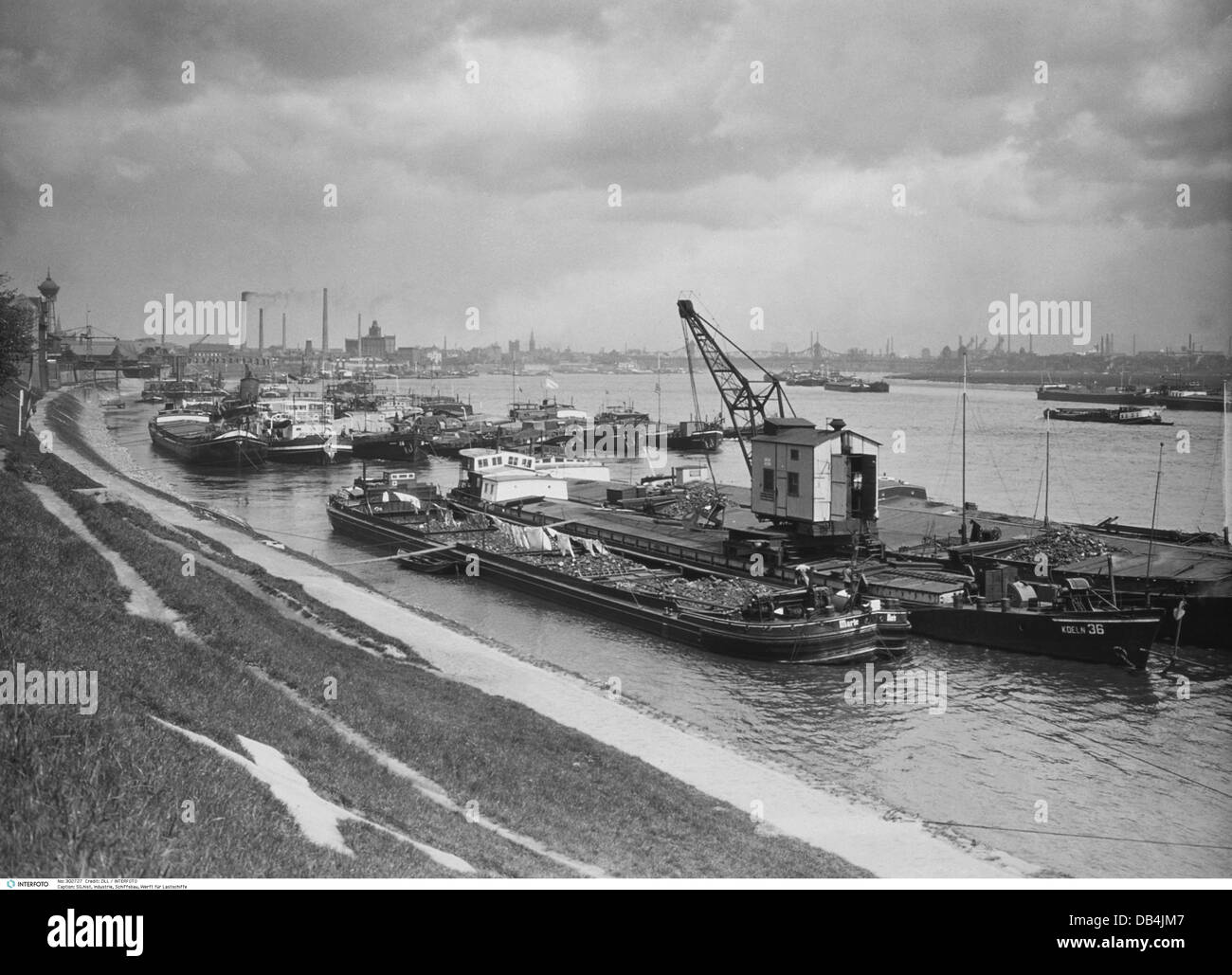 Ships 1920s Black and White Stock Photos & Images - Alamy