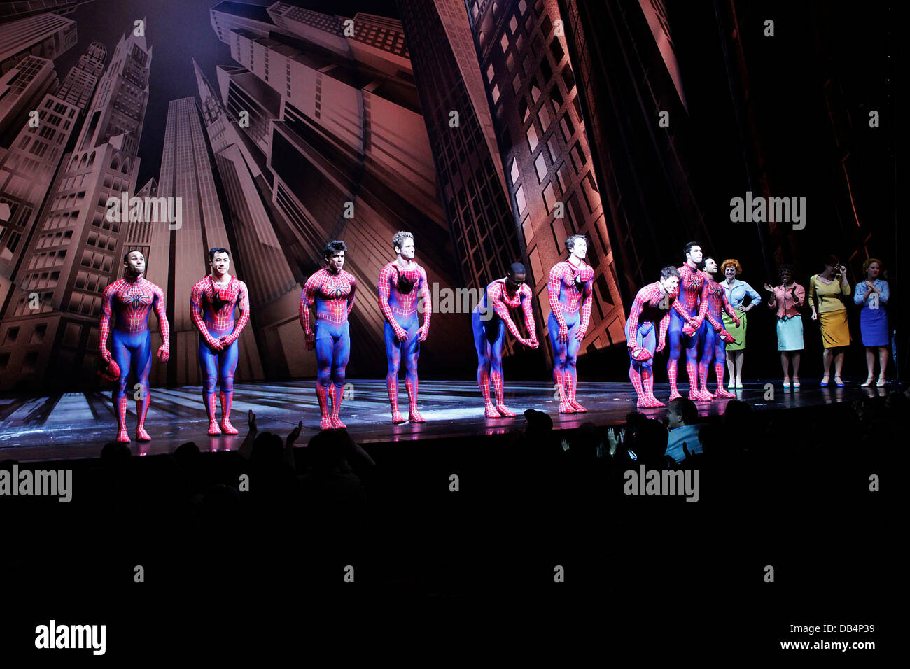 cast The Broadway musical 'Spider-Man: Turn Off The Dark' final ...