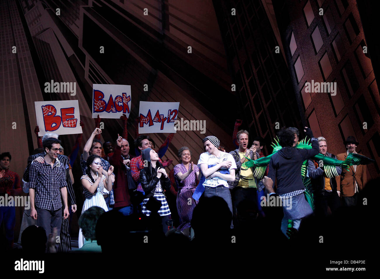 Isabel Keating and cast The Broadway musical 'Spider-Man: Turn Off The ...
