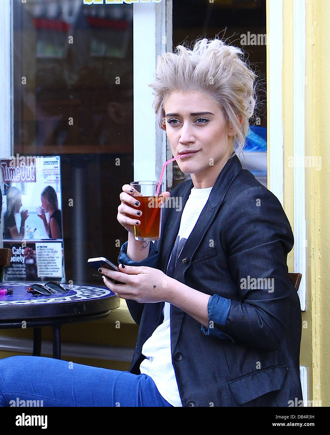 Katie Waissel and a friend at a cafe in Primrose Hill London, England ...