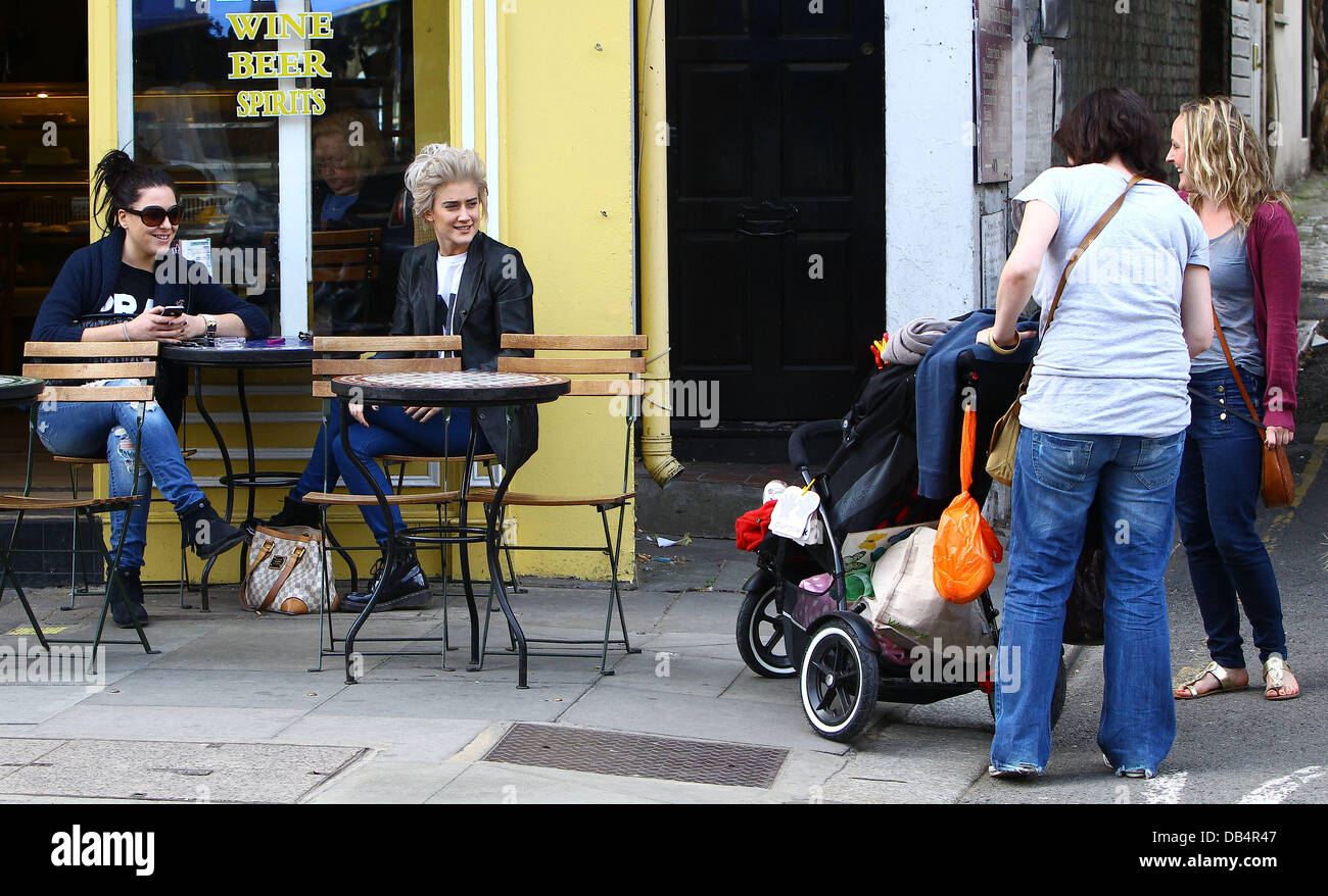 Katie Waissel and a friend at a cafe in Primrose Hill London, England ...