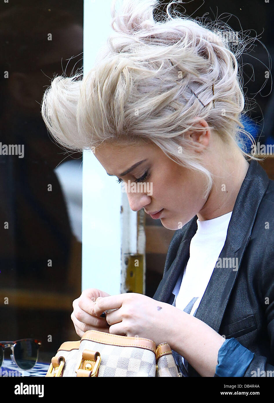 Katie Waissel and a friend at a cafe in Primrose Hill London, England ...