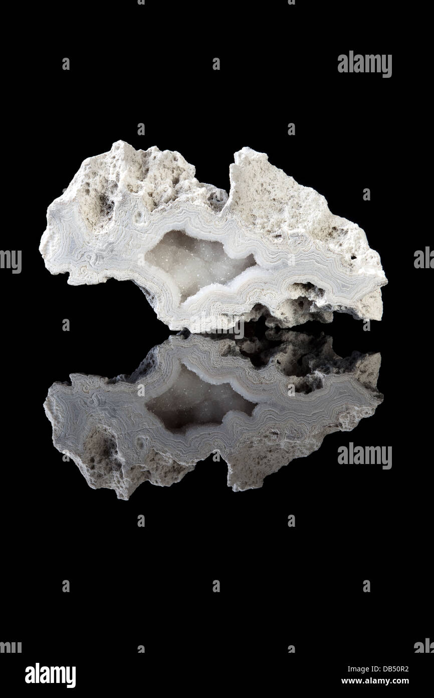 Geode rock hi-res stock photography and images - Alamy