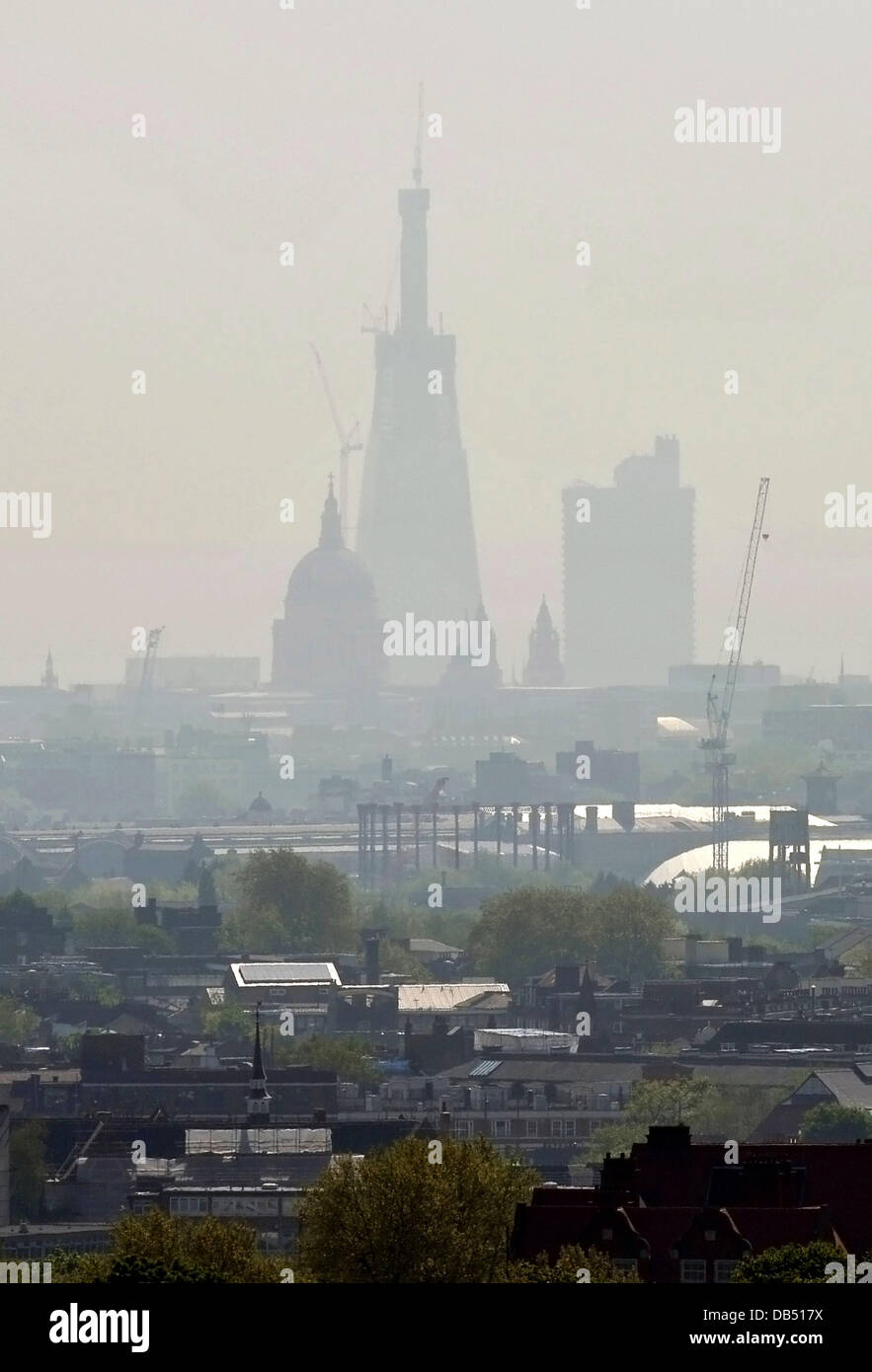 A smog alert has been issued in London as air pollution levels hit an ...