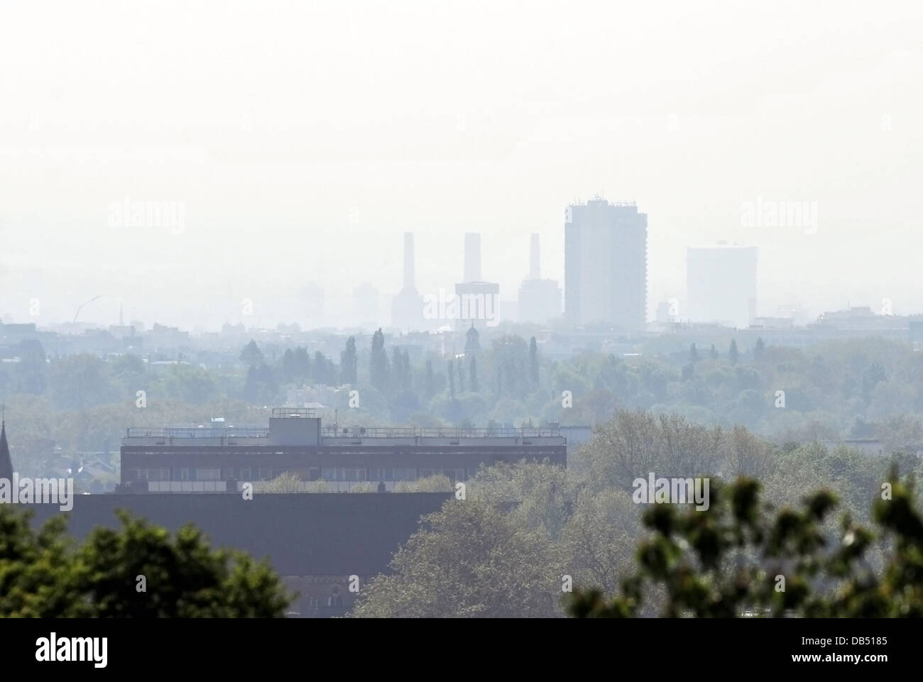 A smog alert has been issued in London as air pollution levels hit an ...