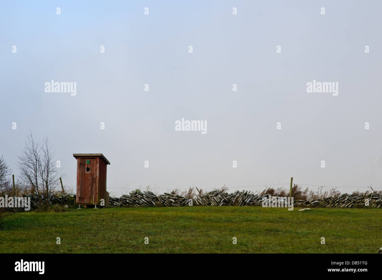 Old outside toilet hi-res stock photography and images - Alamy