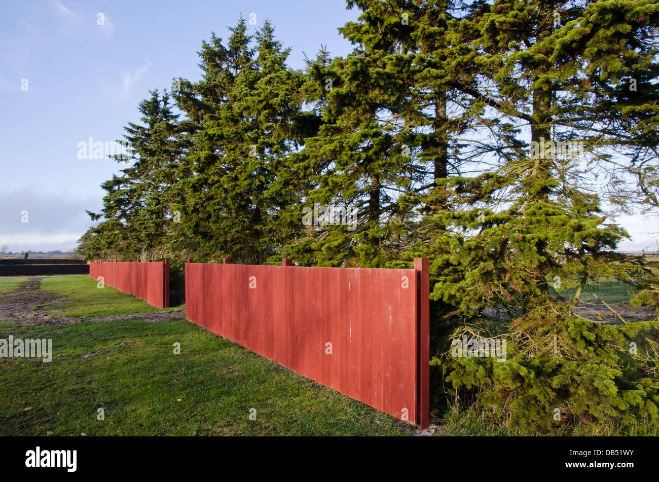 Red Painted Wooden Fence High Resolution Stock Photography and Images ...