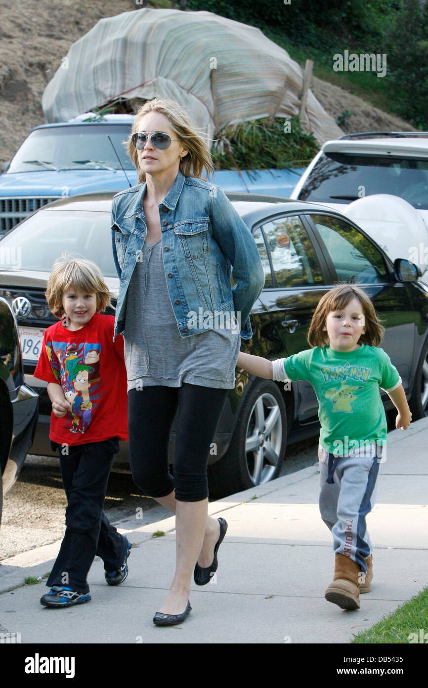 Quinn stone and sharon stone High Resolution Stock Photography and ...