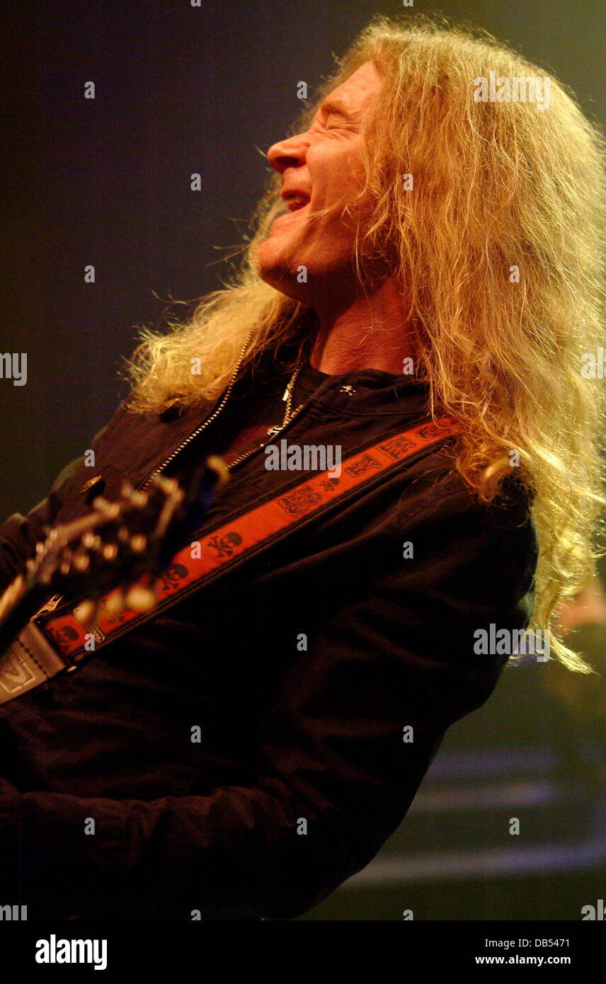 Doug Scarratt High Resolution Stock Photography and Images - Alamy