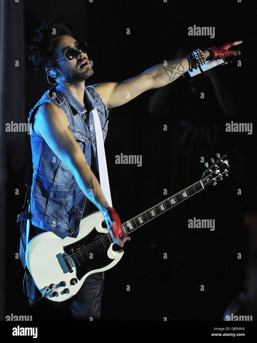 Jared Leto of 30 Seconds to Mars performs at the Sunset Cove ...