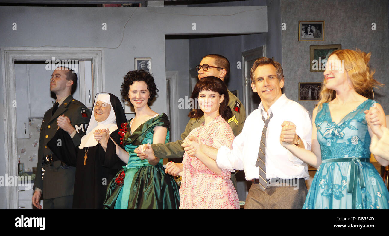 Jimmy Davis, Mary Beth Hurt, Halley Feiffer, Christopher Abbott ...