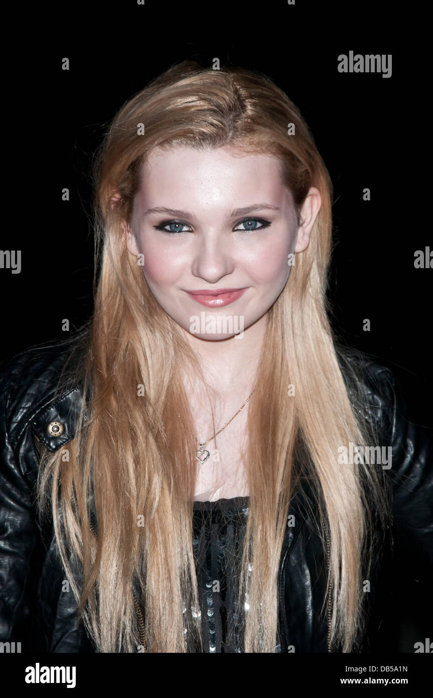 Abigail Breslin 2011 Tribeca Film Festival - Vanity Fair party at the ...